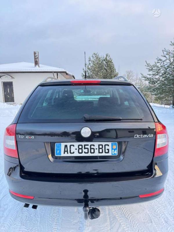 Melns Skoda Octavia 2009 Viļņa, ar dzinēja tilpumu 1.97 L un nobraukumu 277 tūkst. km par 4850 €, foto 10 vietnē AUTOMOTO.COM.LV