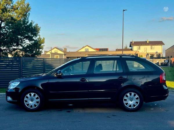 Melns Skoda Octavia 2009 Viļņa, ar dzinēja tilpumu 1.60 L un nobraukumu 340 tūkst. km par 2550 €, foto 8 vietnē AUTOMOTO.COM.LV