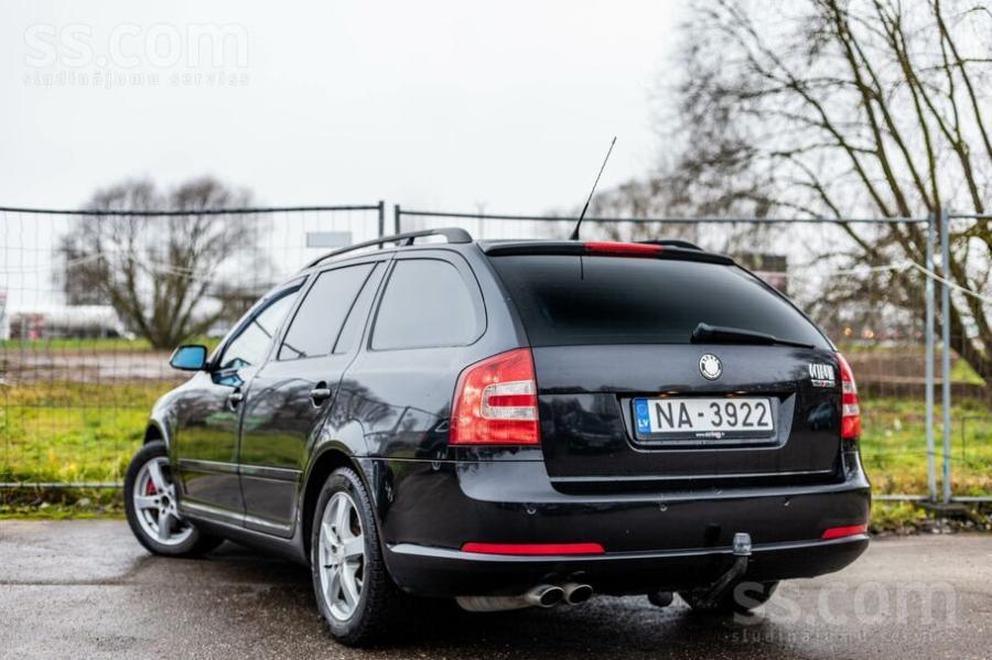 Black Skoda Octavia 2009 in Riga, with an engine capacity of 2.00 L and mileage of 284 thousand km for 3290 €, photo 7 on AUTOMOTO.COM.LV