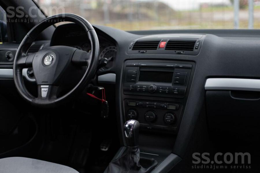 Black Skoda Octavia 2009 in Riga, with an engine capacity of 2.00 L and mileage of 284 thousand km for 3290 €, photo 22 on AUTOMOTO.COM.LV