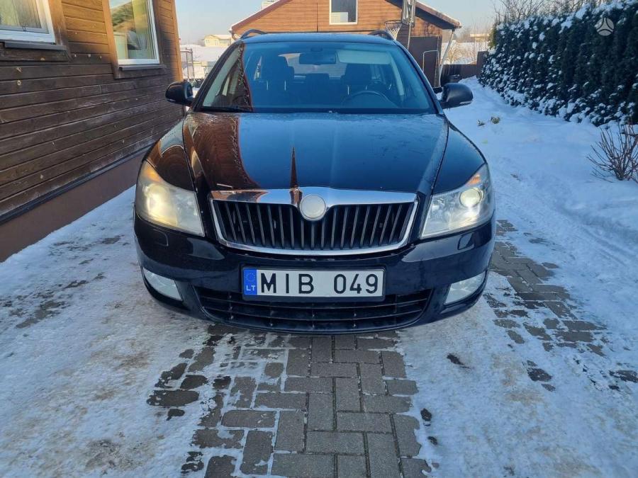Melns Skoda Octavia 2009 Kauņa, ar dzinēja tilpumu 1.39 L un nobraukumu 330 tūkst. km par 2800 €, foto 2 vietnē AUTOMOTO.COM.LV