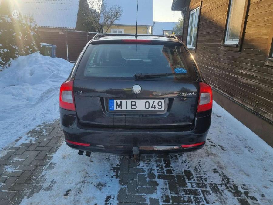 Melns Skoda Octavia 2009 Kauņa, ar dzinēja tilpumu 1.39 L un nobraukumu 330 tūkst. km par 2800 €, foto 5 vietnē AUTOMOTO.COM.LV