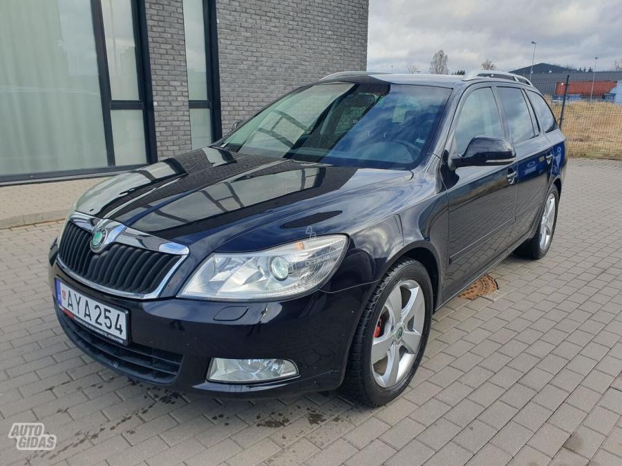 Black Skoda Octavia 2009 in Kaunas, with an engine capacity of 2.00 L and mileage of 353 thousand km for 3450 €, photo 1 on AUTOMOTO.COM.LV