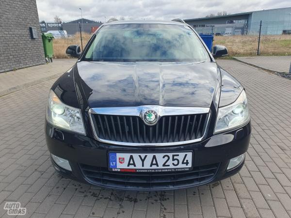 Black Skoda Octavia 2009 in Kaunas, with an engine capacity of 2.00 L and mileage of 353 thousand km for 3450 €, photo 2 on AUTOMOTO.COM.LV