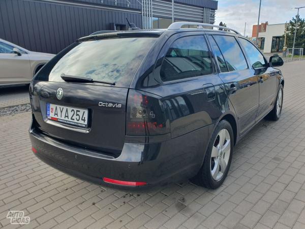Black Skoda Octavia 2009 in Kaunas, with an engine capacity of 2.00 L and mileage of 353 thousand km for 3450 €, photo 4 on AUTOMOTO.COM.LV