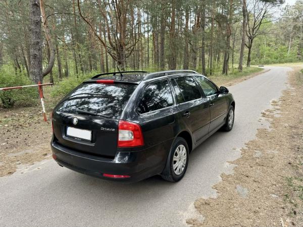 Melns Skoda Octavia 2009 Kauņa, ar dzinēja tilpumu 2.00 L un nobraukumu 230 tūkst. km par 3650 €, foto 3 vietnē AUTOMOTO.COM.LV