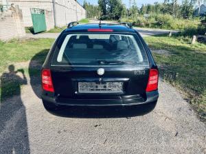Black Skoda Octavia 2009 in Daugavpils, with an engine capacity of 1.90 L and mileage of 242 thousand km for 1649 €, photo 9 on AUTOMOTO.COM.LV