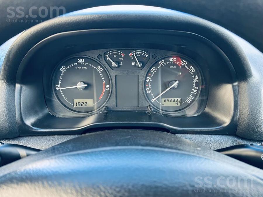 Black Skoda Octavia 2009 in Daugavpils, with an engine capacity of 1.90 L and mileage of 242 thousand km for 1649 €, photo 28 on AUTOMOTO.COM.LV