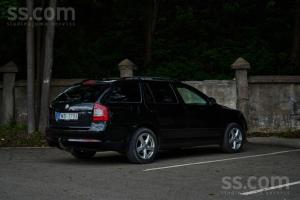 Черный Шкода Октавия 2009 в Рига, объемом двигателя 2.00 л и пробегом 310 тыс. км за 3200 €, фото 3 на AUTOMOTO.COM.LV