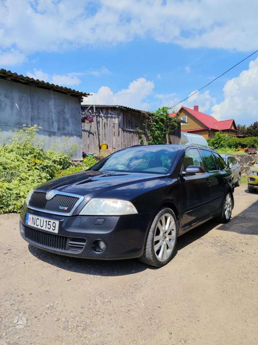 Black Skoda Octavia 2009 in Moletai, with an engine capacity of 1.97 L and mileage of 395 thousand km for 2300 €, photo 3 on AUTOMOTO.COM.LV