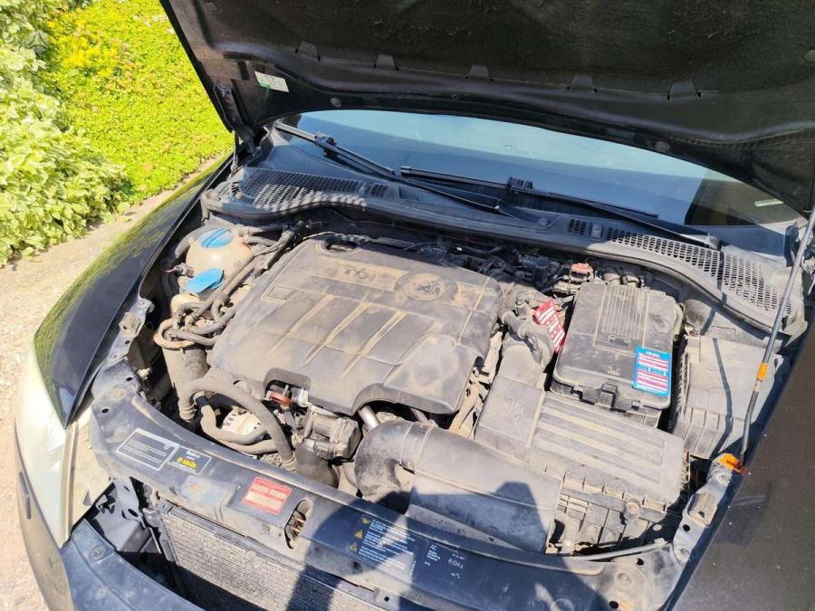 Black Skoda Octavia 2009 in Moletai, with an engine capacity of 1.97 L and mileage of 395 thousand km for 2300 €, photo 21 on AUTOMOTO.COM.LV