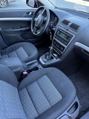 Black Skoda Octavia 2009 in Klaipeda, with an engine capacity of 1.90 L and mileage of 283 thousand km for 3100 €, photo 7 on AUTOMOTO.COM.LV