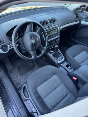 Black Skoda Octavia 2009 in Klaipeda, with an engine capacity of 1.90 L and mileage of 283 thousand km for 3100 €, photo 8 on AUTOMOTO.COM.LV