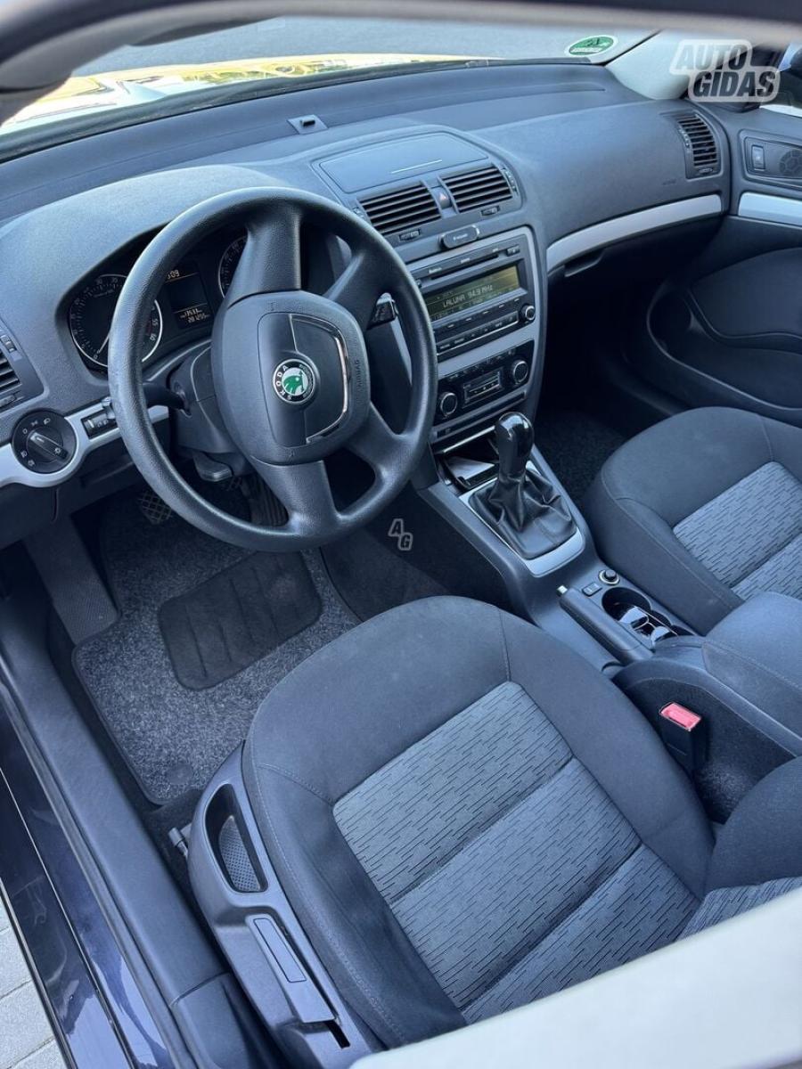 Black Skoda Octavia 2009 in Klaipeda, with an engine capacity of 1.90 L and mileage of 283 thousand km for 3100 €, photo 8 on AUTOMOTO.COM.LV