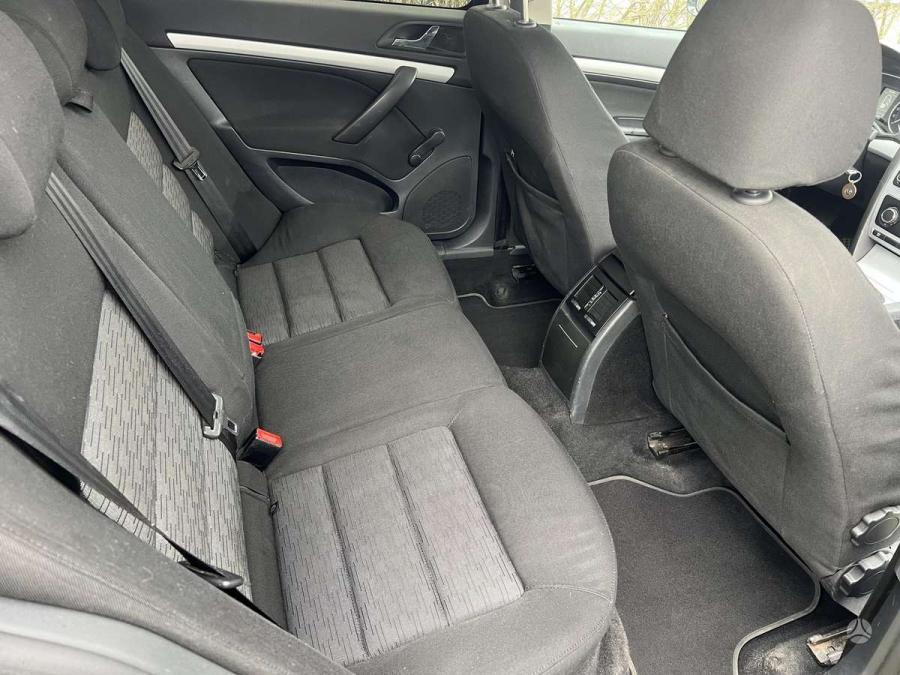 Black Skoda Octavia 2009 in Vilnius, with an engine capacity of 1.60 L and mileage of 268 thousand km for 1899 €, photo 10 on AUTOMOTO.COM.LV