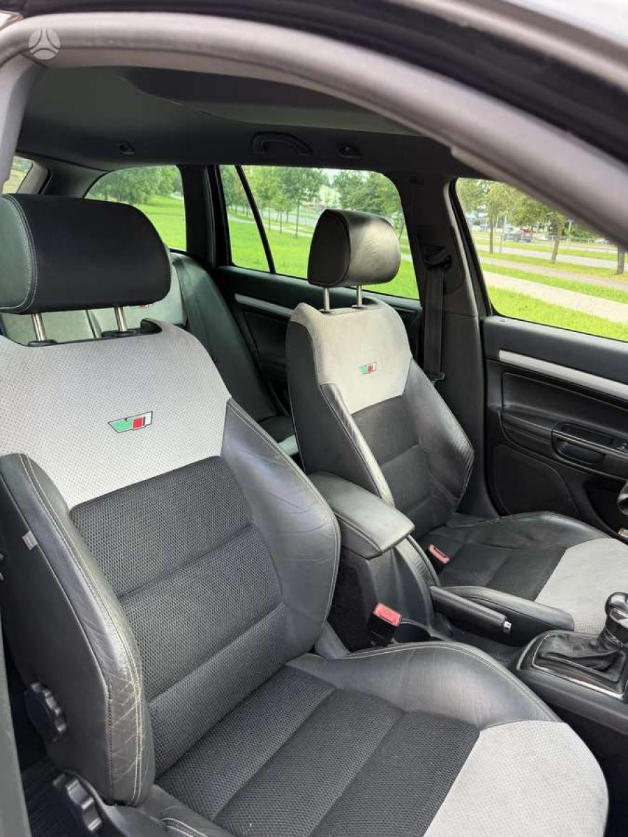Black Skoda Octavia 2009 in Vilnius, with an engine capacity of 2.00 L and mileage of 298 thousand km for 2500 €, photo 8 on AUTOMOTO.COM.LV