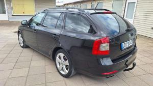 Melns Skoda Octavia 2009 Viļņa, ar dzinēja tilpumu 1.97 L un nobraukumu 285 tūkst. km par 3500 €, foto 12 vietnē AUTOMOTO.COM.LV