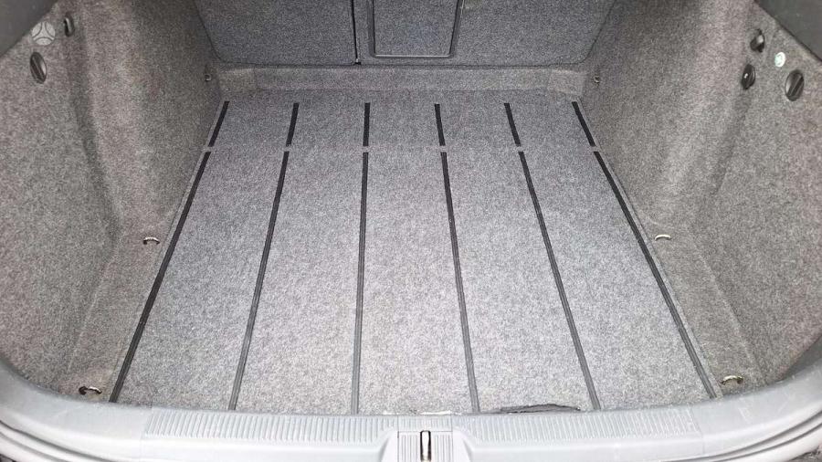 Melns Skoda Octavia 2009 Viļņa, ar dzinēja tilpumu 1.97 L un nobraukumu 285 tūkst. km par 3500 €, foto 30 vietnē AUTOMOTO.COM.LV