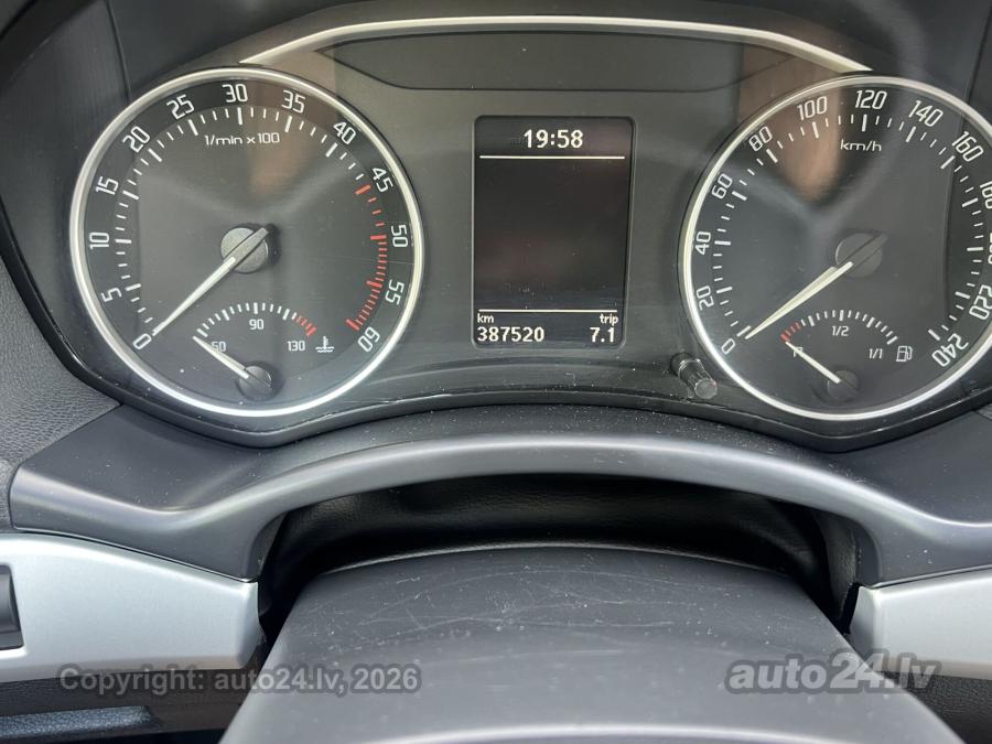 Черный Шкода Октавия 2009 в Таллин, объемом двигателя 2.00 л и пробегом 388 тыс. км за 3599 €, фото 8 на AUTOMOTO.COM.LV