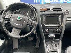 Black Skoda Octavia 2009 in Vilnius, with an engine capacity of 1.80 L and mileage of 250 thousand km for 4950 €, photo 7 on AUTOMOTO.COM.LV