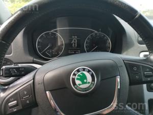 Black Skoda Octavia 2009 in Talsi, with an engine capacity of 1.80 L and mileage of 231 thousand km for 3250 €, photo 3 on AUTOMOTO.COM.LV
