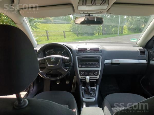 Black Skoda Octavia 2009 in Talsi, with an engine capacity of 1.80 L and mileage of 231 thousand km for 3250 €, photo 5 on AUTOMOTO.COM.LV
