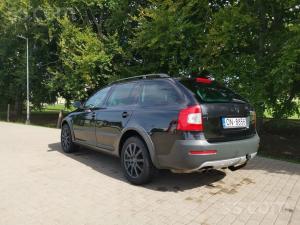 Black Skoda Octavia 2009 in Talsi, with an engine capacity of 1.80 L and mileage of 231 thousand km for 3250 €, photo 8 on AUTOMOTO.COM.LV