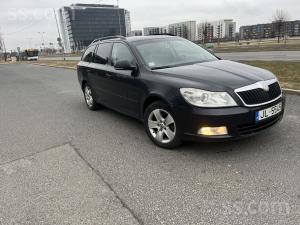 Melns Skoda Octavia 2009 Daugavpils, ar dzinēja tilpumu 1.60 L un nobraukumu 299 tūkst. km par 2200 €, foto 3 vietnē AUTOMOTO.COM.LV