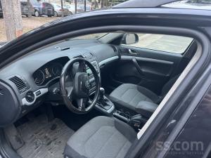 Melns Skoda Octavia 2009 Daugavpils, ar dzinēja tilpumu 1.60 L un nobraukumu 299 tūkst. km par 2200 €, foto 7 vietnē AUTOMOTO.COM.LV