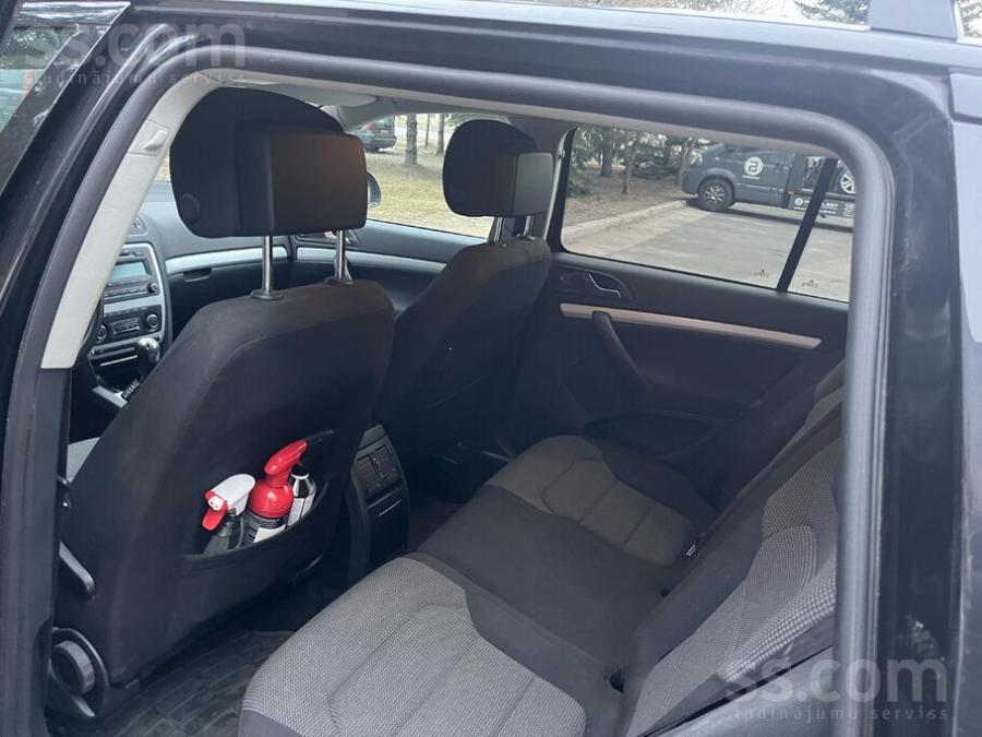 Melns Skoda Octavia 2009 Daugavpils, ar dzinēja tilpumu 1.60 L un nobraukumu 299 tūkst. km par 2200 €, foto 8 vietnē AUTOMOTO.COM.LV