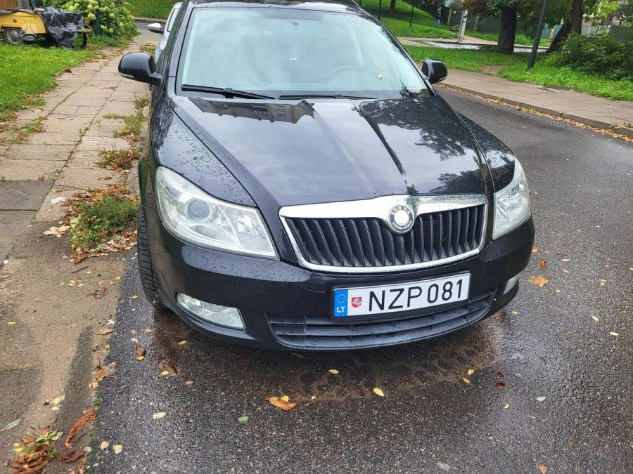 Melns Skoda Octavia 2009 Viļņa, ar dzinēja tilpumu 1.60 L un nobraukumu 193 tūkst. km par 4500 €, foto 3 vietnē AUTOMOTO.COM.LV