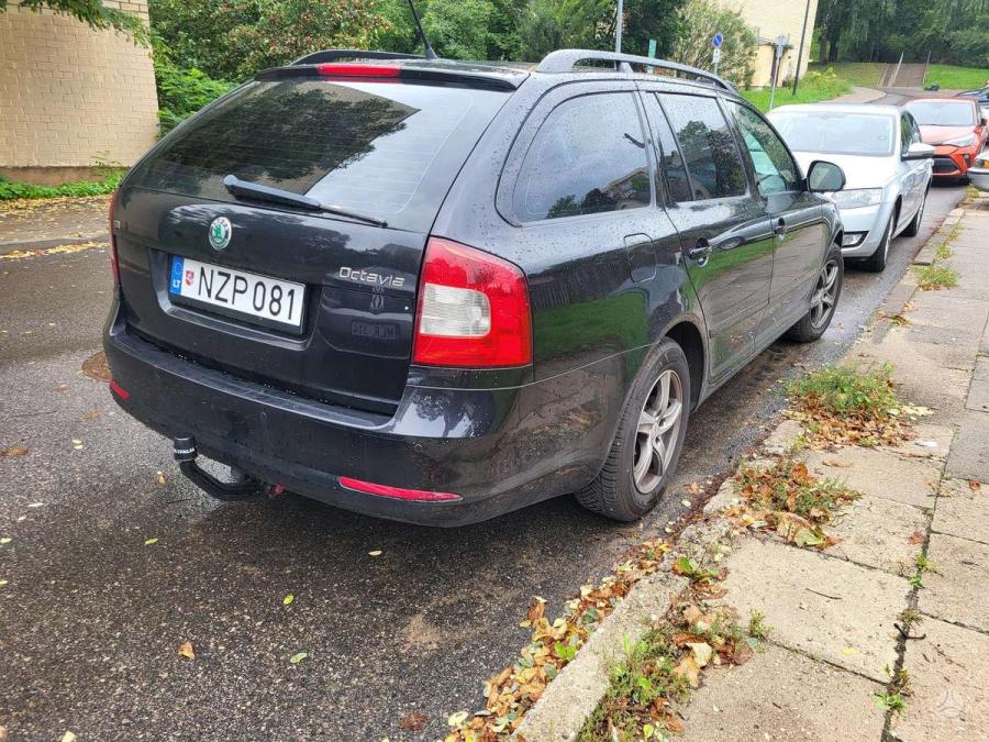 Melns Skoda Octavia 2009 Viļņa, ar dzinēja tilpumu 1.60 L un nobraukumu 193 tūkst. km par 4500 €, foto 7 vietnē AUTOMOTO.COM.LV