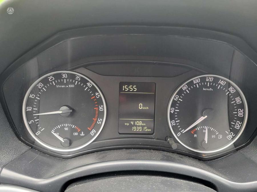 Melns Skoda Octavia 2009 Viļņa, ar dzinēja tilpumu 1.60 L un nobraukumu 193 tūkst. km par 4500 €, foto 16 vietnē AUTOMOTO.COM.LV