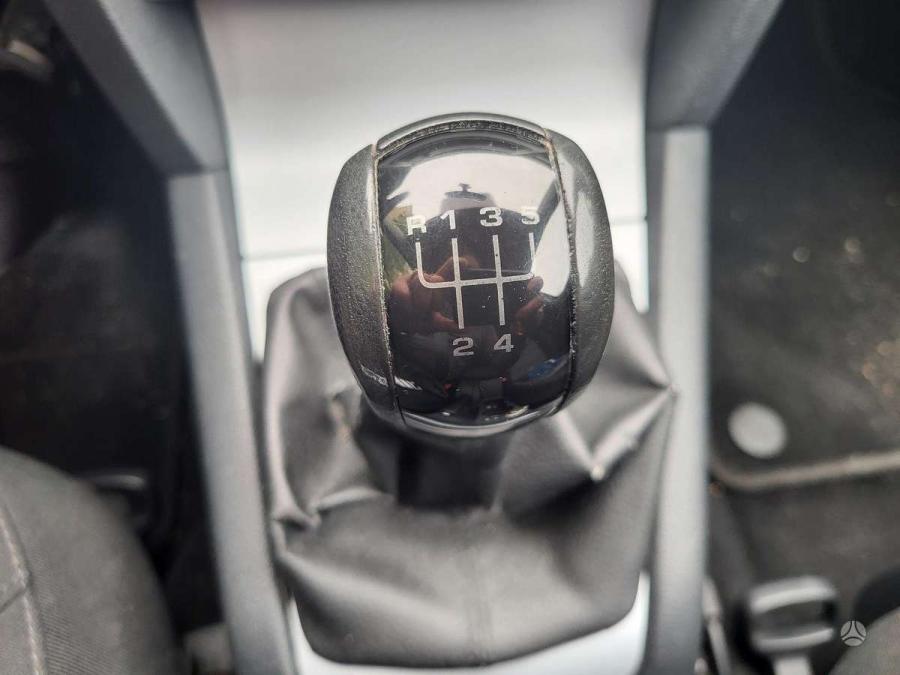 Melns Skoda Octavia 2009 Viļņa, ar dzinēja tilpumu 1.60 L un nobraukumu 193 tūkst. km par 4500 €, foto 20 vietnē AUTOMOTO.COM.LV