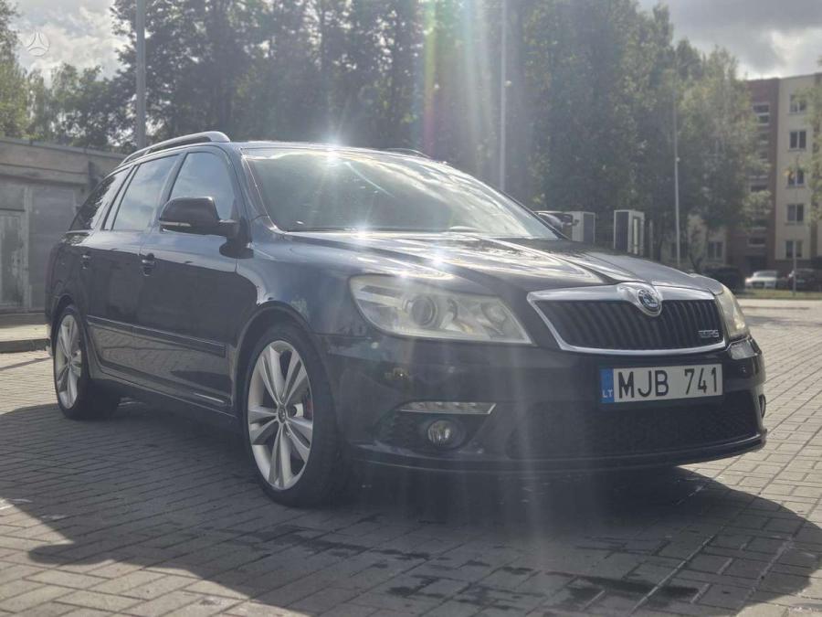 Melns Skoda Octavia 2009 Panevēža, ar dzinēja tilpumu 1.97 L un nobraukumu 282 tūkst. km par 4049 €, foto 3 vietnē AUTOMOTO.COM.LV