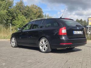 Melns Skoda Octavia 2009 Panevēža, ar dzinēja tilpumu 1.97 L un nobraukumu 282 tūkst. km par 4049 €, foto 4 vietnē AUTOMOTO.COM.LV