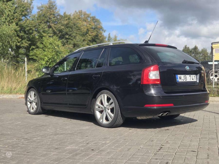 Melns Skoda Octavia 2009 Panevēža, ar dzinēja tilpumu 1.97 L un nobraukumu 282 tūkst. km par 4049 €, foto 4 vietnē AUTOMOTO.COM.LV