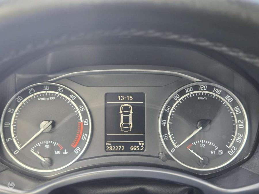 Melns Skoda Octavia 2009 Panevēža, ar dzinēja tilpumu 1.97 L un nobraukumu 282 tūkst. km par 4049 €, foto 10 vietnē AUTOMOTO.COM.LV