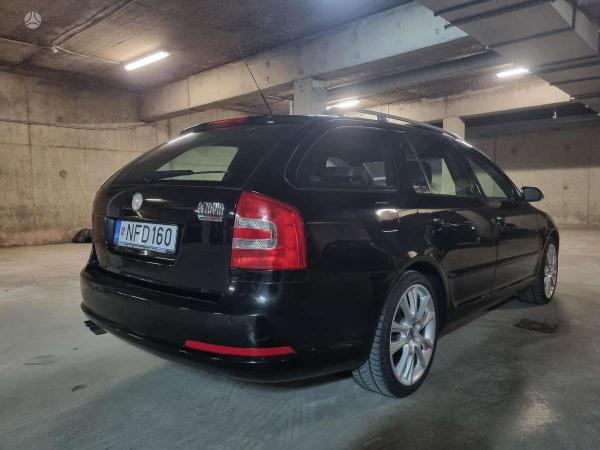 Skoda Octavia 2009 Viļņa vietnē Melns Skoda Octavia 2009 Viļņa, ar dzinēja tilpumu 1.97 L un nobraukumu 275 tūkst. km par 2950 €, foto 6 vietnē AUTOMOTO.COM.LV