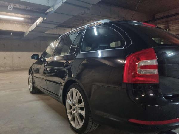 Skoda Octavia 2009 Viļņa vietnē Melns Skoda Octavia 2009 Viļņa, ar dzinēja tilpumu 1.97 L un nobraukumu 275 tūkst. km par 2950 €, foto 7 vietnē AUTOMOTO.COM.LV