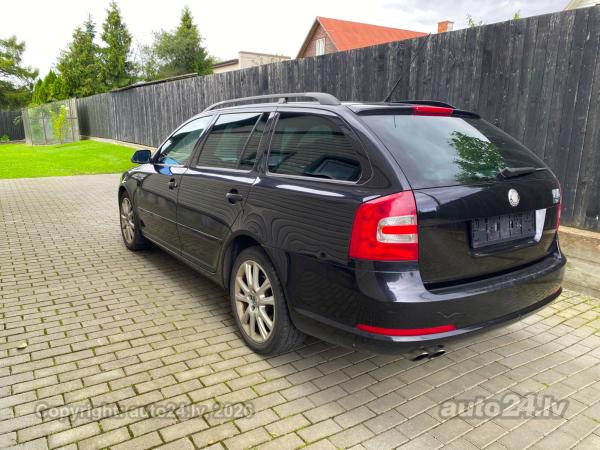 Black Skoda Octavia 2009 in Tallinn, with an engine capacity of 2.00 L and mileage of 280 thousand km for 3990 €, photo 5 on AUTOMOTO.COM.LV