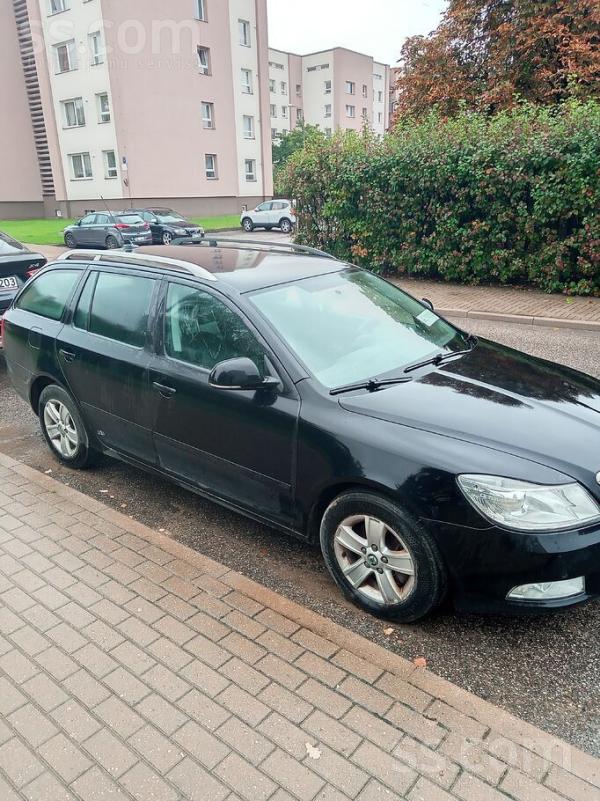Melns Skoda Octavia 2009 Valmiera, ar dzinēja tilpumu 2.00 L un nobraukumu 398 tūkst. km par 900 €, foto 3 vietnē AUTOMOTO.COM.LV