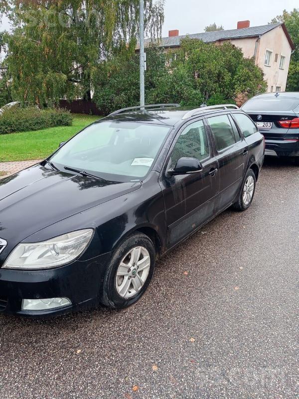 Melns Skoda Octavia 2009 Valmiera, ar dzinēja tilpumu 2.00 L un nobraukumu 398 tūkst. km par 900 €, foto 4 vietnē AUTOMOTO.COM.LV