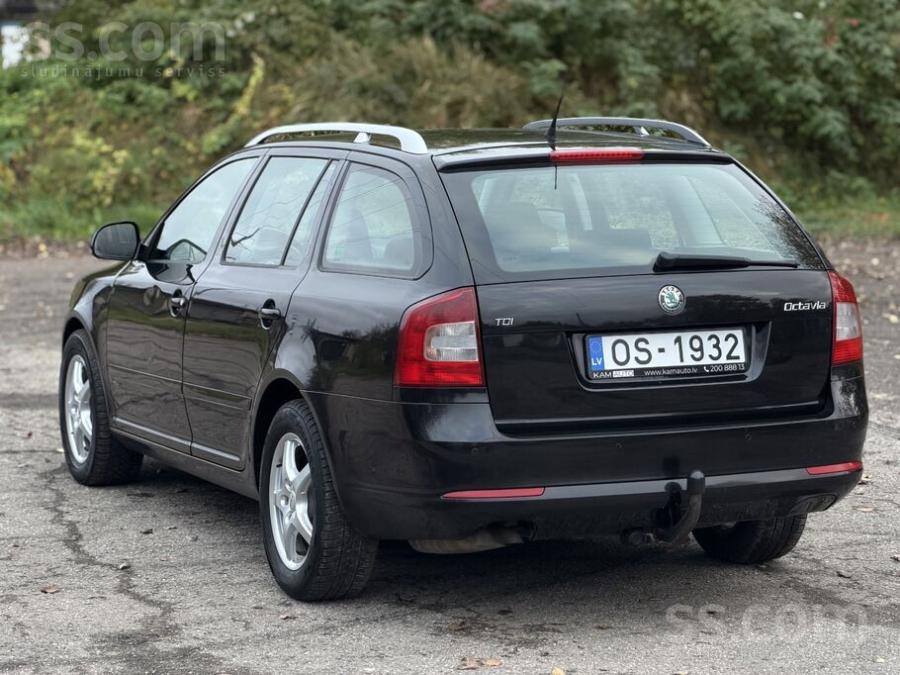 Черный Шкода Октавия 2009 в Огре, объемом двигателя 1.90 л и пробегом 350 тыс. км за 3650 €, фото 12 на AUTOMOTO.COM.LV