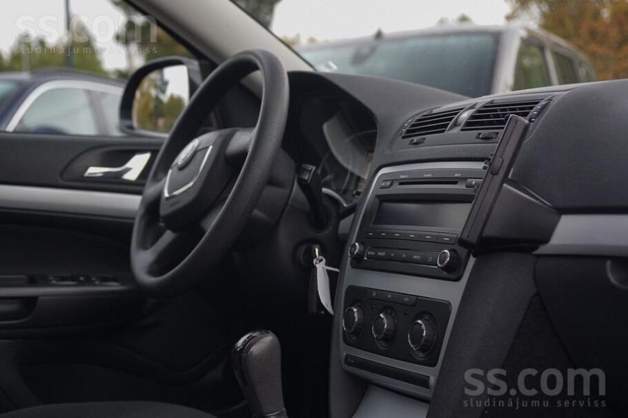 Black Skoda Octavia 2009 in Riga, with an engine capacity of 1.80 L and mileage of 143 thousand km for 4990 €, photo 7 on AUTOMOTO.COM.LV