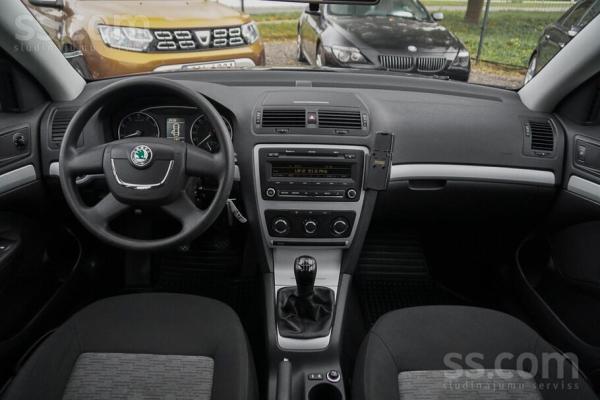 Black Skoda Octavia 2009 in Riga, with an engine capacity of 1.80 L and mileage of 143 thousand km for 4990 €, photo 9 on AUTOMOTO.COM.LV