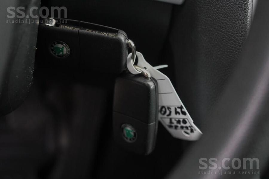 Black Skoda Octavia 2009 in Riga, with an engine capacity of 1.80 L and mileage of 143 thousand km for 4990 €, photo 17 on AUTOMOTO.COM.LV
