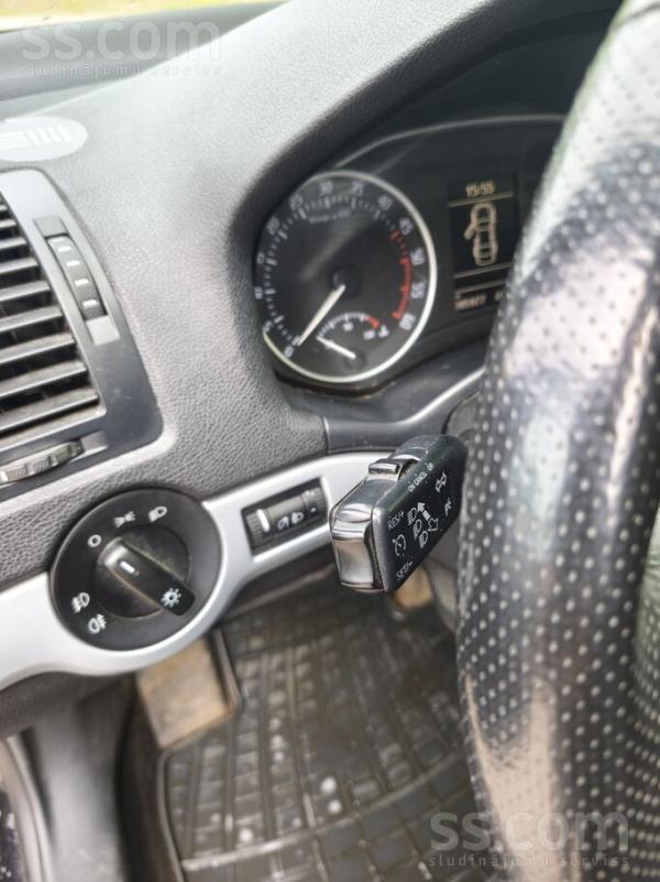 Black Skoda Octavia 2009 in Riga, with an engine capacity of 1.60 L and mileage of 312 thousand km for 2700 €, photo 10 on AUTOMOTO.COM.LV