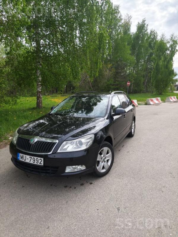 Черный Шкода Октавия 2009 в Рига, объемом двигателя 1.60 л и пробегом 312 тыс. км за 2700 €, фото 1 на AUTOMOTO.COM.LV