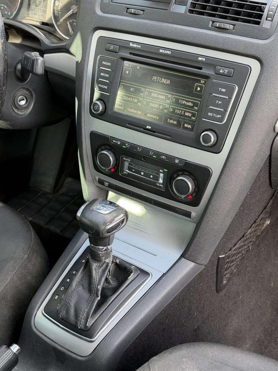 Melns Skoda Octavia 2009 Viļņa, ar dzinēja tilpumu 1.90 L un nobraukumu 481 tūkst. km par 1500 €, foto 11 vietnē AUTOMOTO.COM.LV